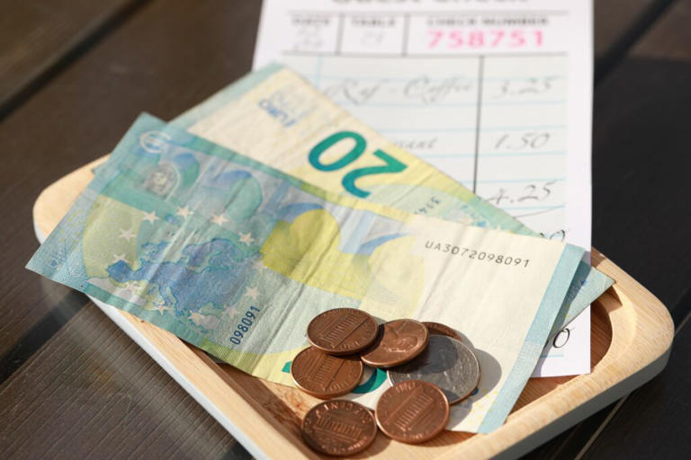 Restaurant : cette nouvelle habitude de faire payer l’addition au ...