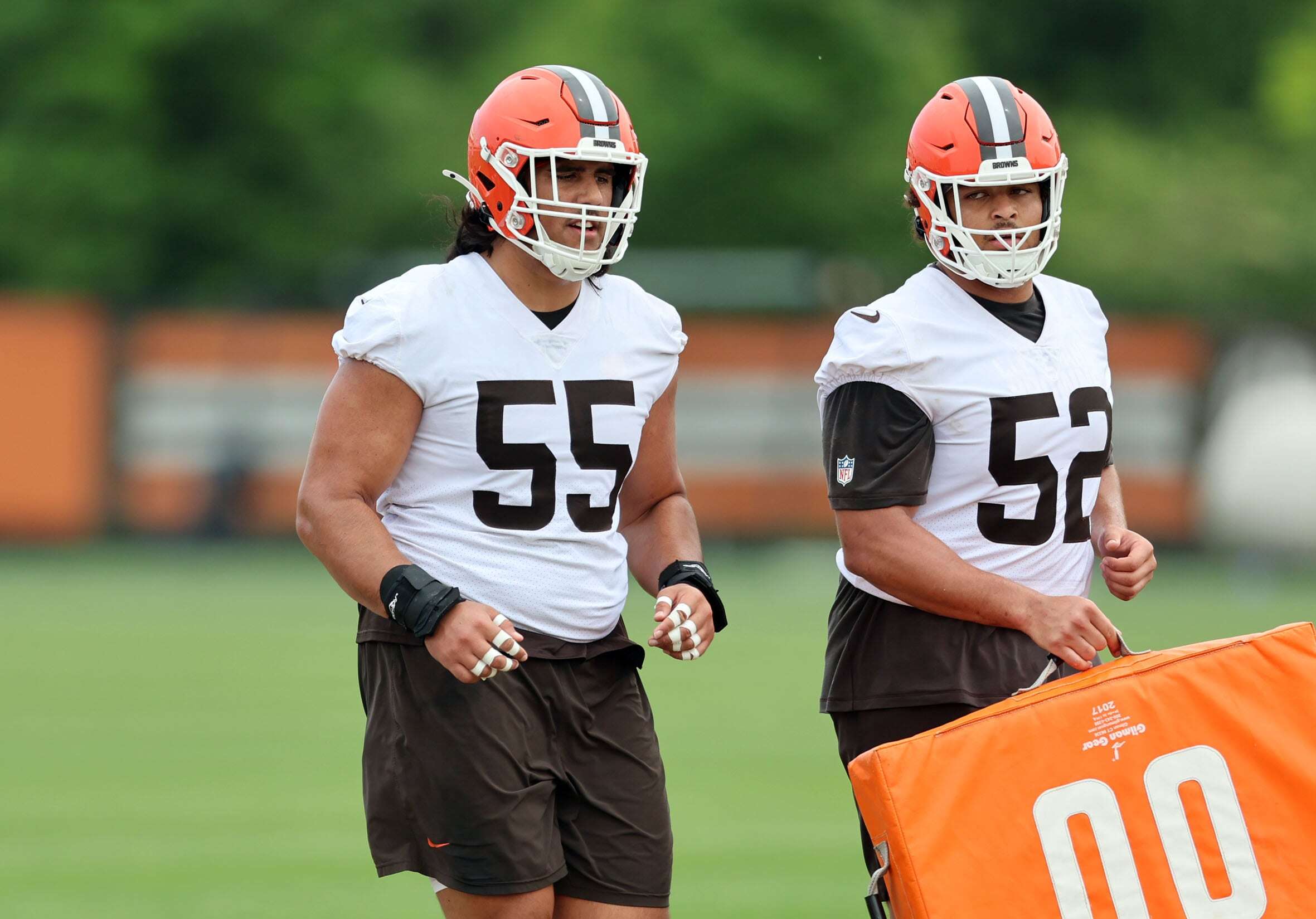 Who won Browns OTA No. 5 between Deshaun Watson and Shedeur Sanders ...