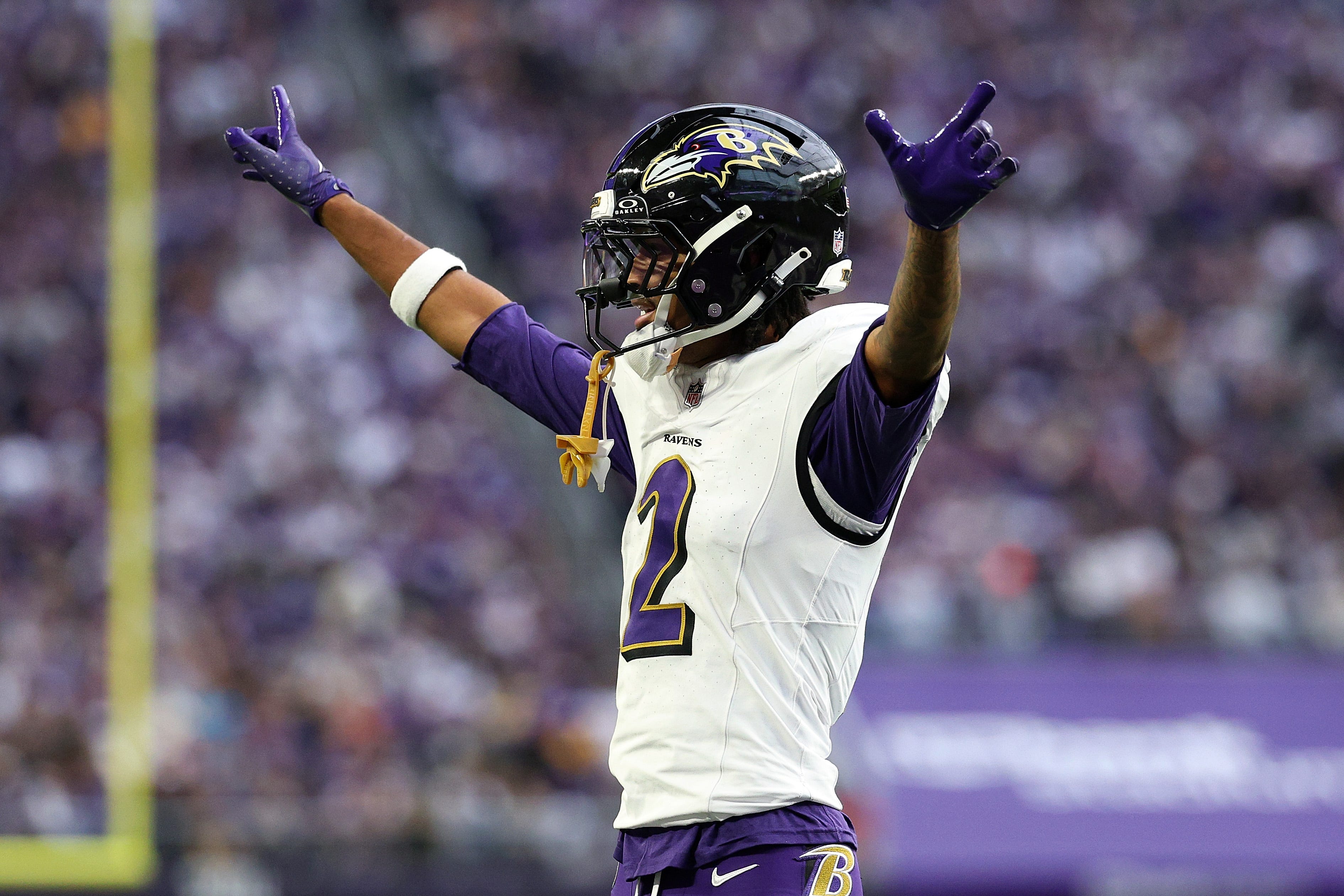 Nate Wiggins intercepts Lamar Jackson at Ravens OTA practice open to media