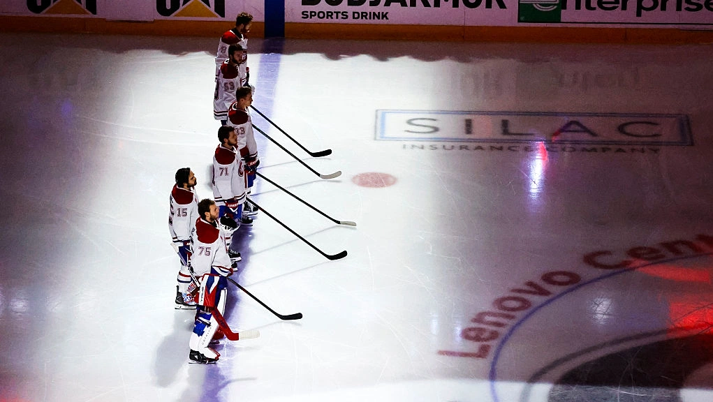 Hurricanes drop praised anthem singer after game 1
