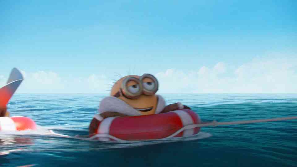 Kevin, Stuart & Bob start their journey to gimme a ticket for an ...