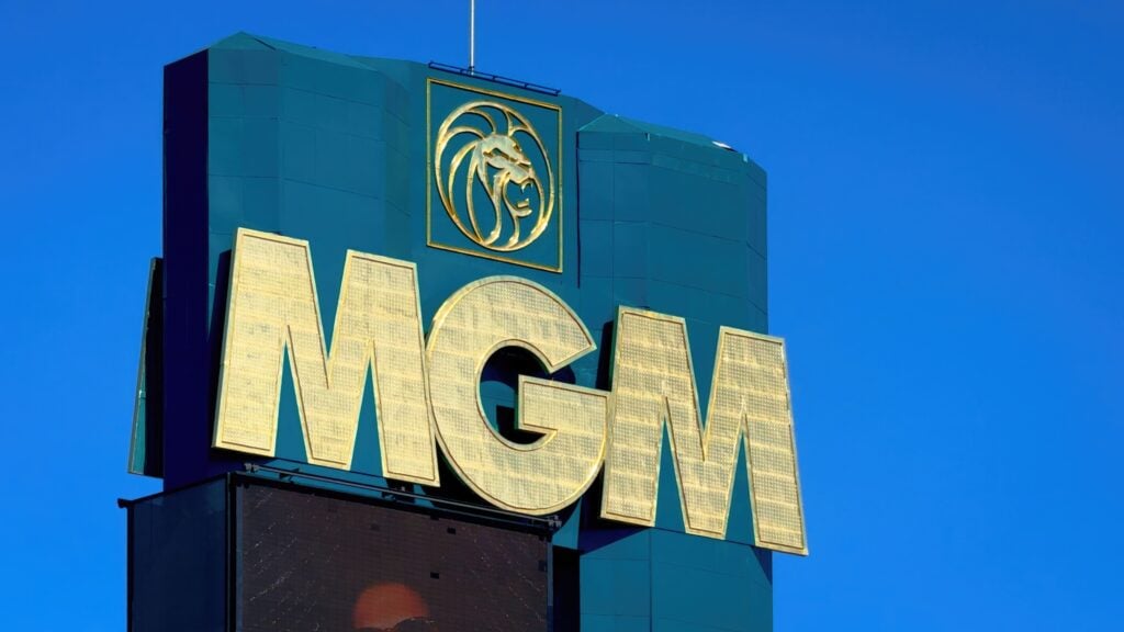 MGM stock rallies as plunging oil prices fuel leisure sector