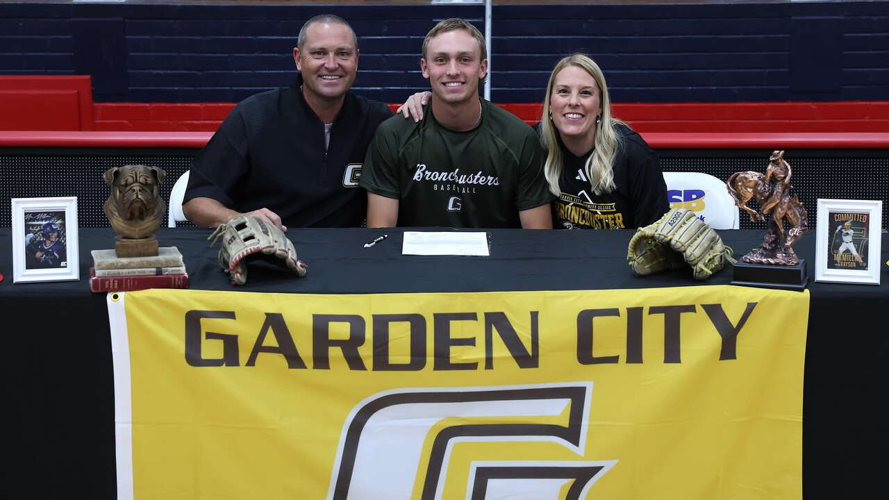 Plainview’s Grayson McMillan signs with Garden City Community College