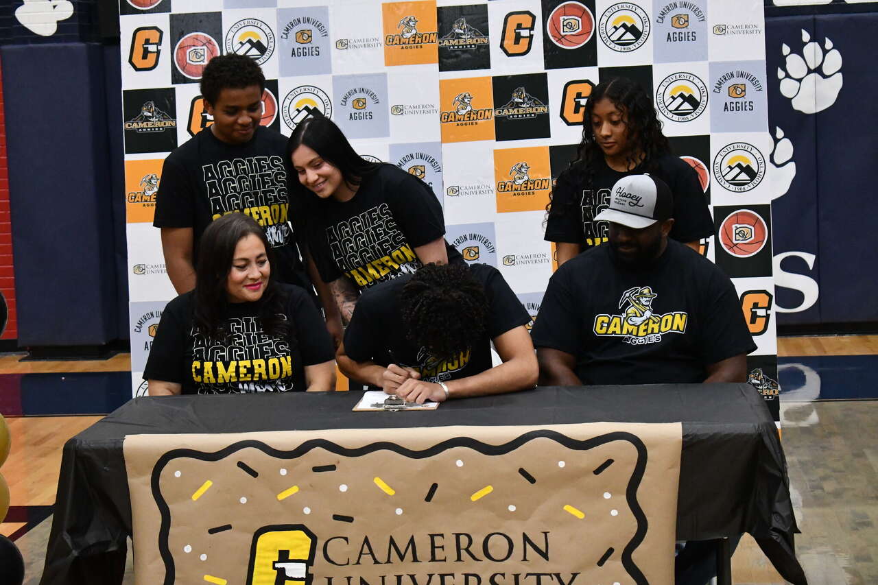 Plainview’s Dominic Fulton signs with Cameron University