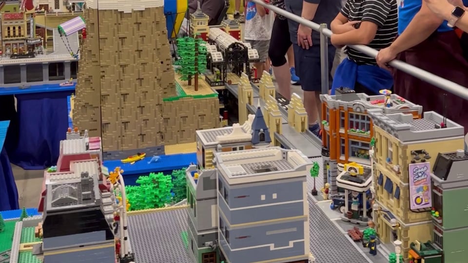Orlando Brick Convention features life-sized LEGO models and ...