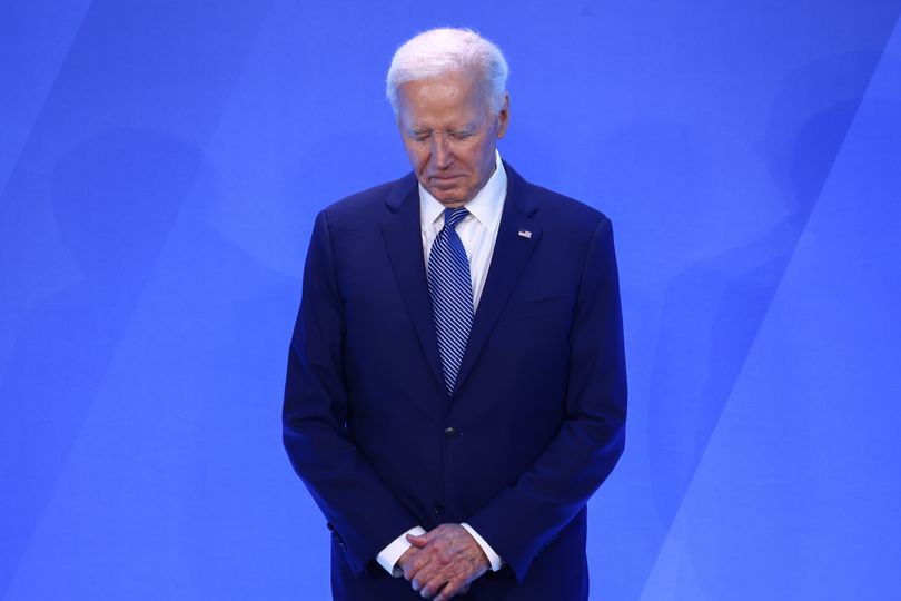 Biden spotted with smooth-looking hands as Trump's hands rotting in ...