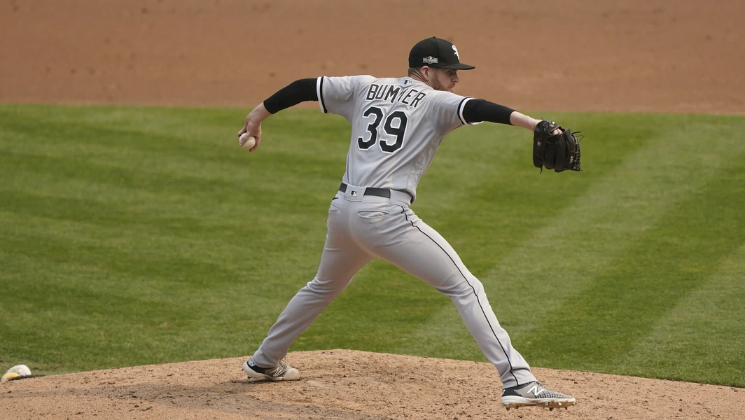 Cubs sign veteran reliever Aaron Bummer amid bullpen crisis
