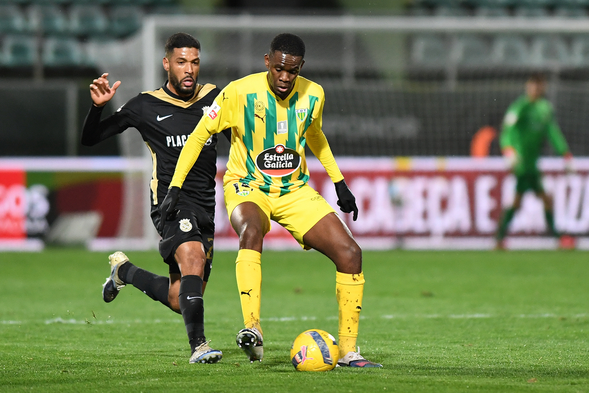 Yaya Sithole entre os convocados da África do Sul para o Mundial