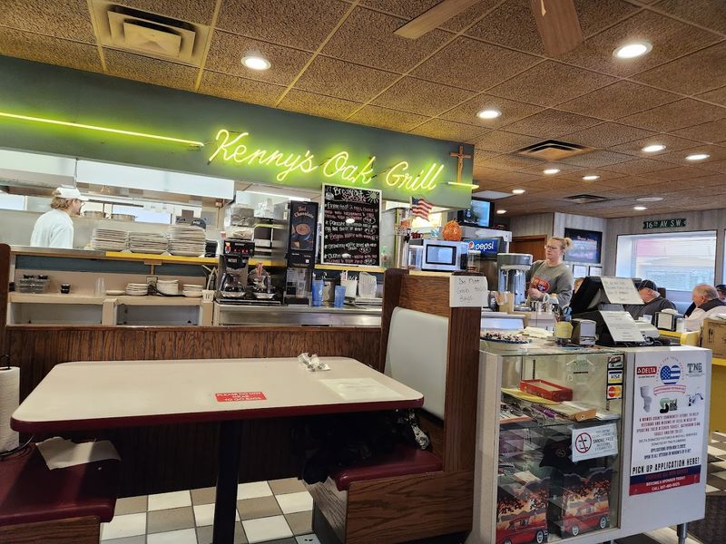 The old-timey Minnesota restaurant where the cheese curds arrive still ...