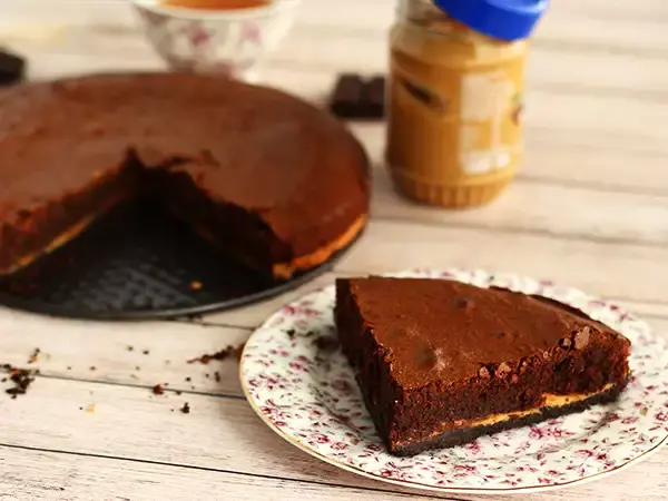 Fıstık ezmeli ve Oreo bisküvili brownie