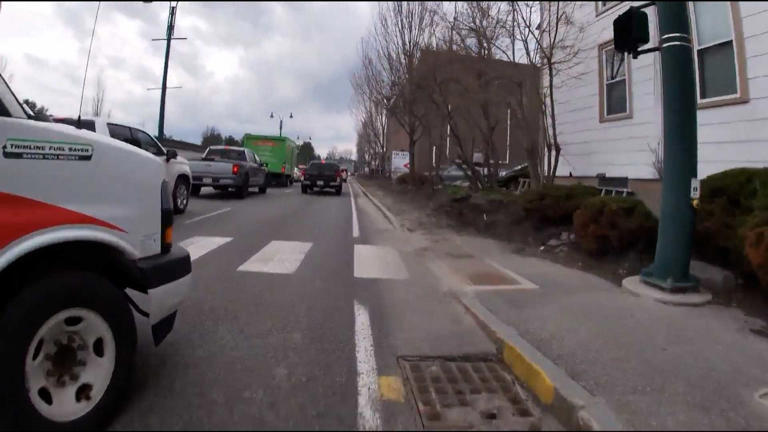 Video shows Maine bicyclist’s close call with U-Haul truck - Bicycle ...