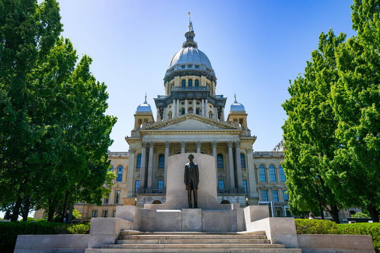 Illinois legislature passes historic AI bill that would require third ...
