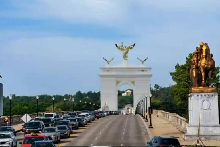 Obnoxiously large Arc de Trump dwarfs Lincoln Memorial in new rendering