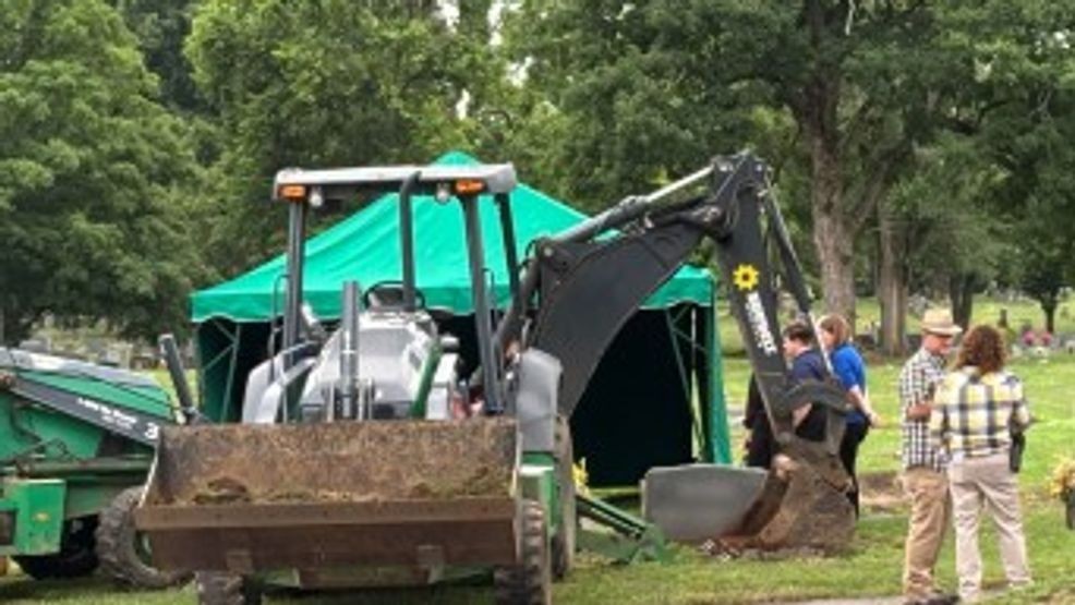 Cold case unit detectives attend exhumation of 1969 homicide victim ...