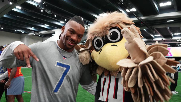 One roadblock that could be preventing Bijan Robinson Falcons' extension