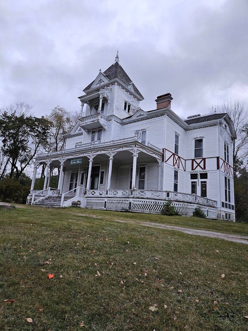 The Vermont house where a child stuck out his tongue at a painting and ...