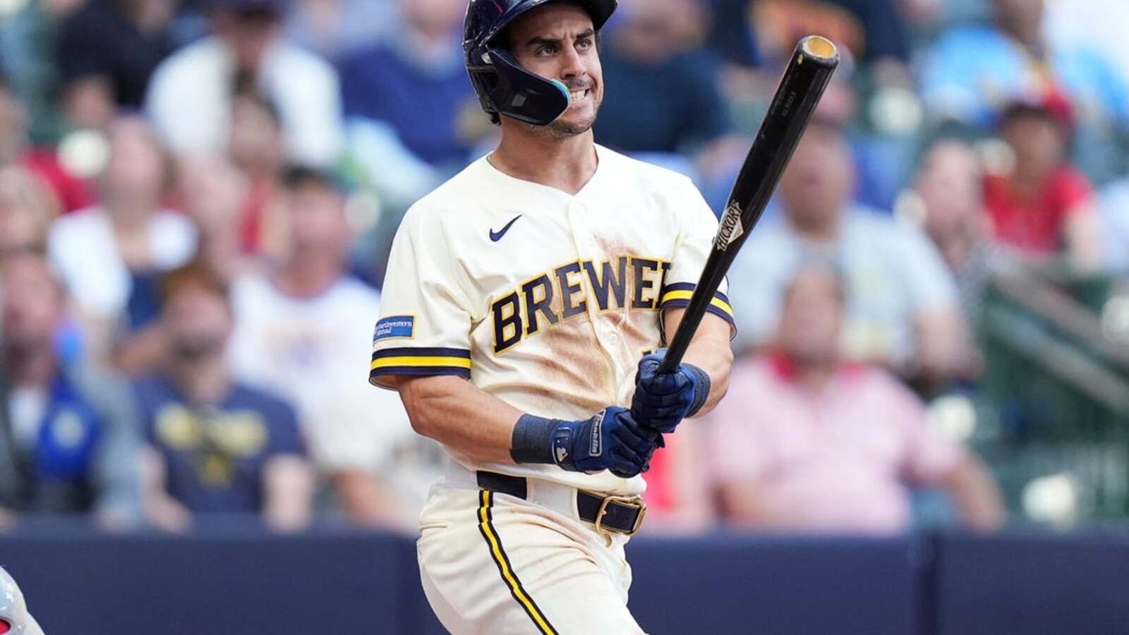 Brewers get hits late, edge Cardinals for series sweep
