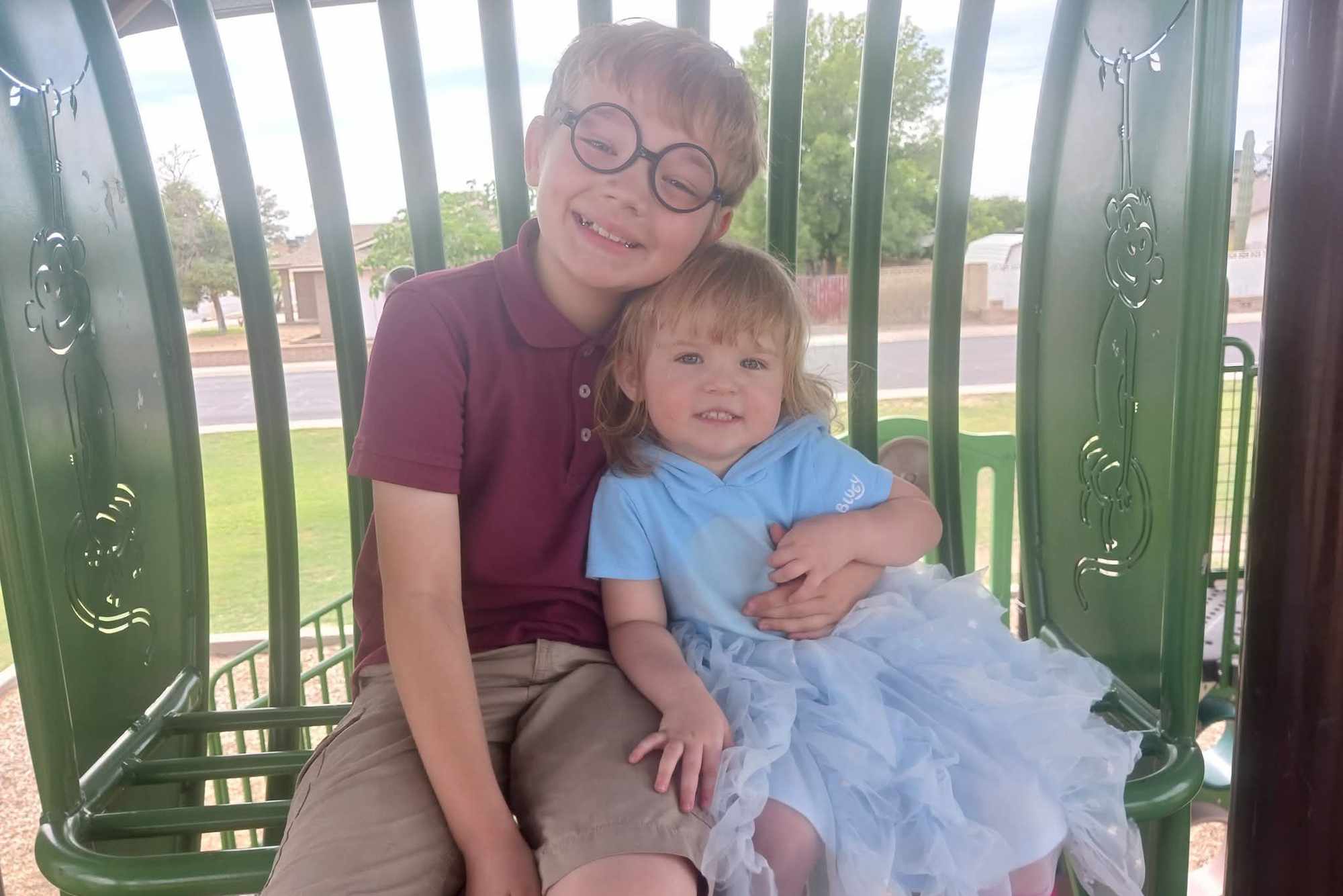 Mom sent photo of bleeding children to dad during brutal murder-suicide ...