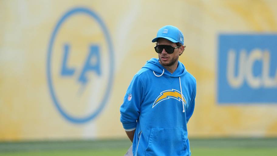 Mike McDaniel's late-season surge in 2025 will pay off for Chargers ...
