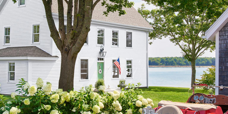 They bought a 'wreck' in coastal Maine—now it's the dreamiest cottage ...