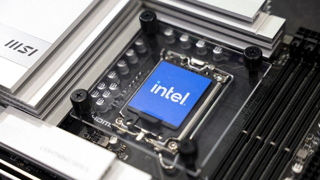 Intel’s Bartlett Lake flagship fails to top 4-year-old rival