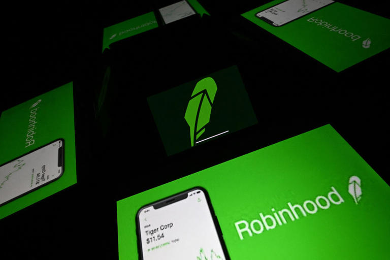 Robinhood now allows users’ AI agents to trade stocks and make credit ...