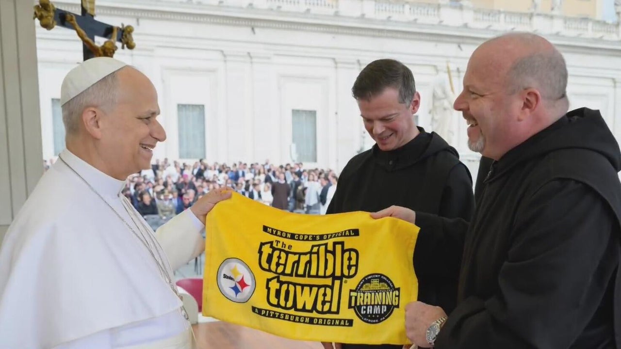 Pope Leo gets terrible towel during visit from Saint Vincent College ...