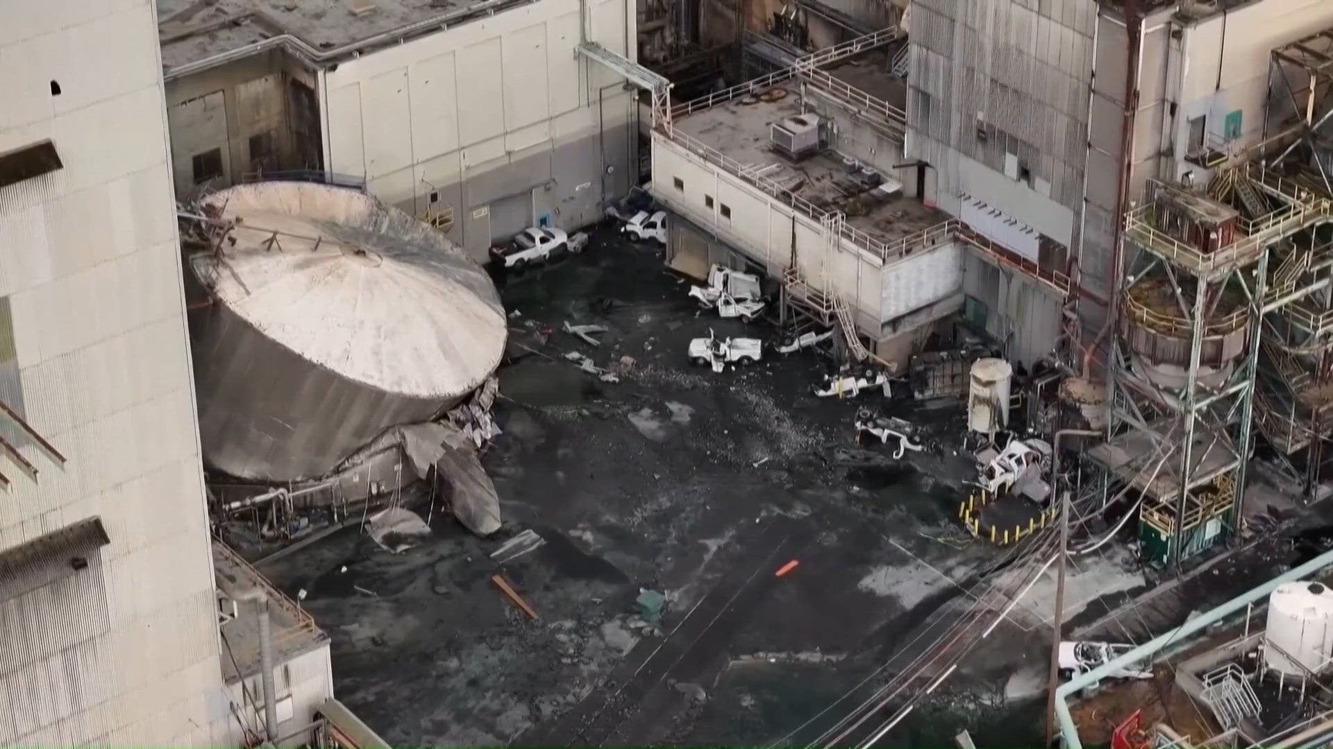 Corrosive chemical tank implodes in Washington, killing at least 2 ...