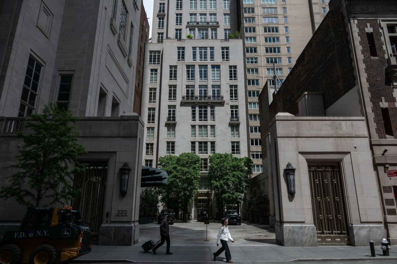 New York lawmakers pass pied-a-terre tax