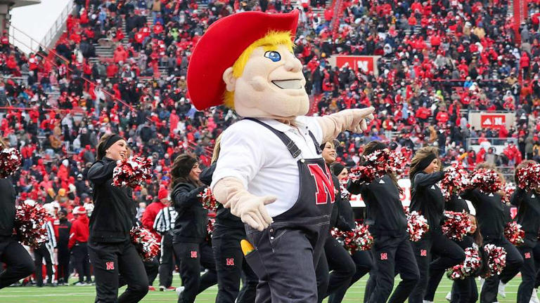Nebraska football announces two home night games, two 11 a.m. kickoffs ...