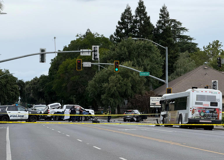 B-Line bus involved in six vehicle crash