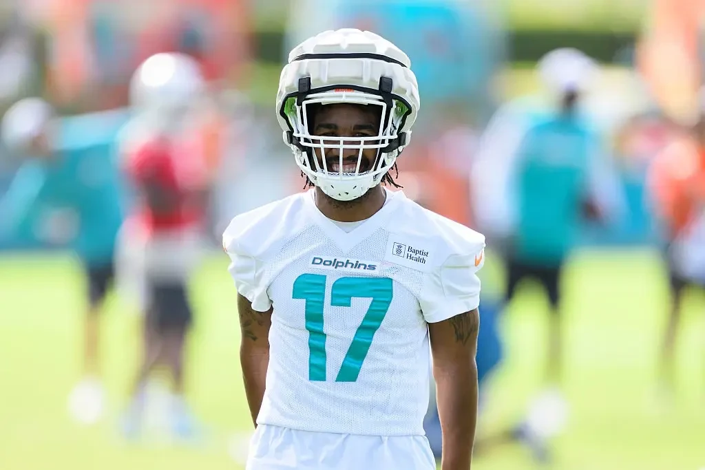 Waddle's jab at Dolphins receivers sets stage for Denver clash
