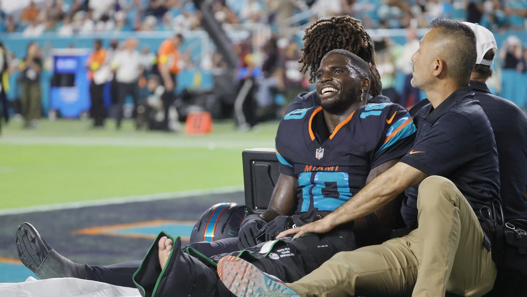 Waddle's jab at Dolphins receivers sets stage for Denver clash