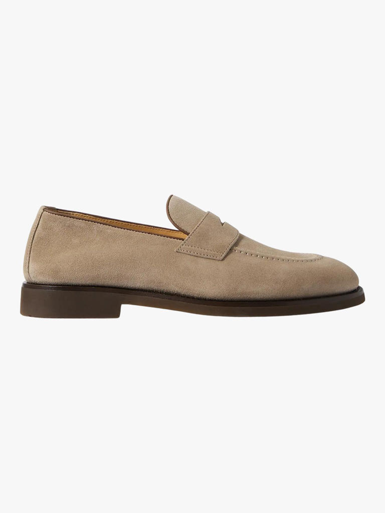 What color shoes should you wear with a gray suit?