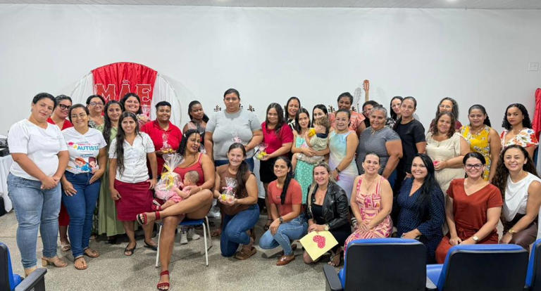 Jaru celebra mês das mães com encontro do SCFV