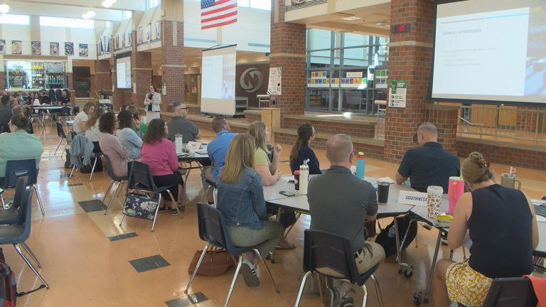 Lincoln school resource officers, staff learn to distinguish threats ...