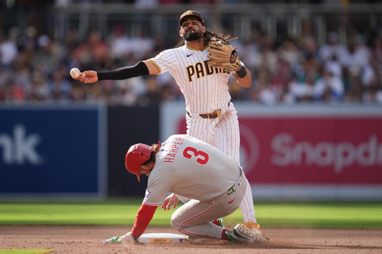 Padres troll Bryce Harper for viral video