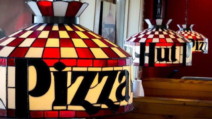 Pennsylvania Pizza Hut returning to its retro 1990s aesthetic