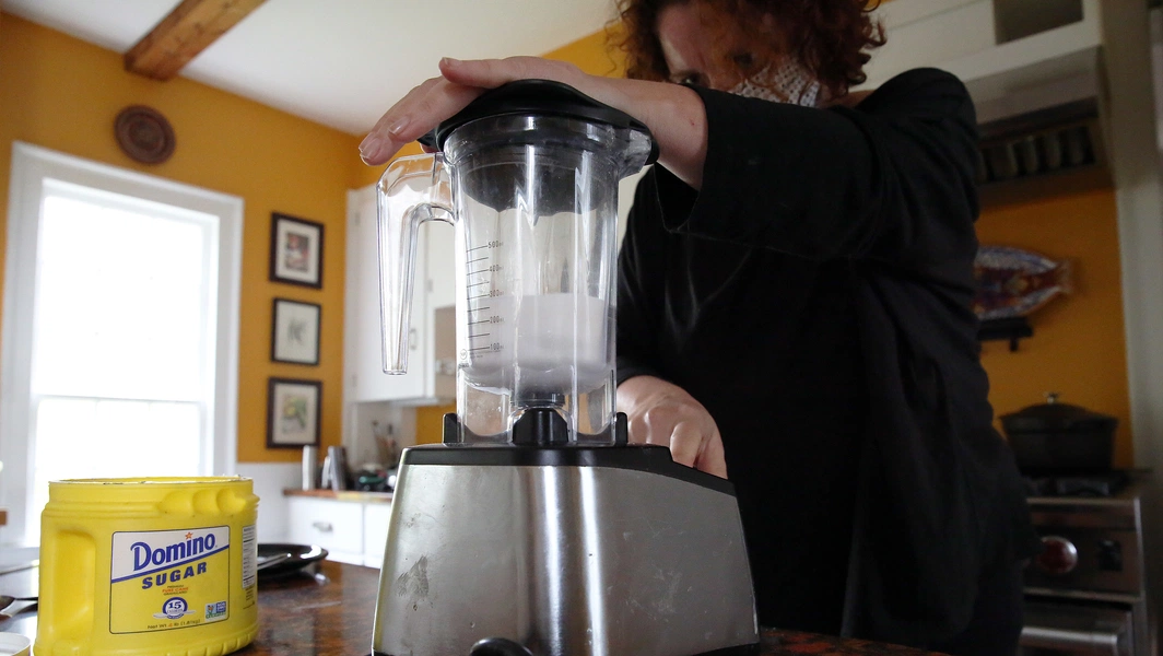 Powdered sugar hacks every home baker needs