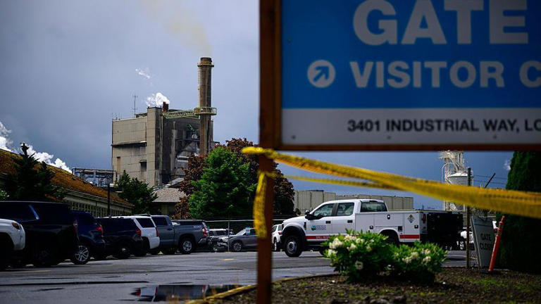 Search for victims continues as death toll rises in Washington chemical ...