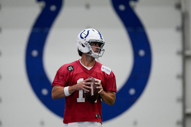 Anthony Richardson takes snaps with Colts starters as Daniel Jones does ...