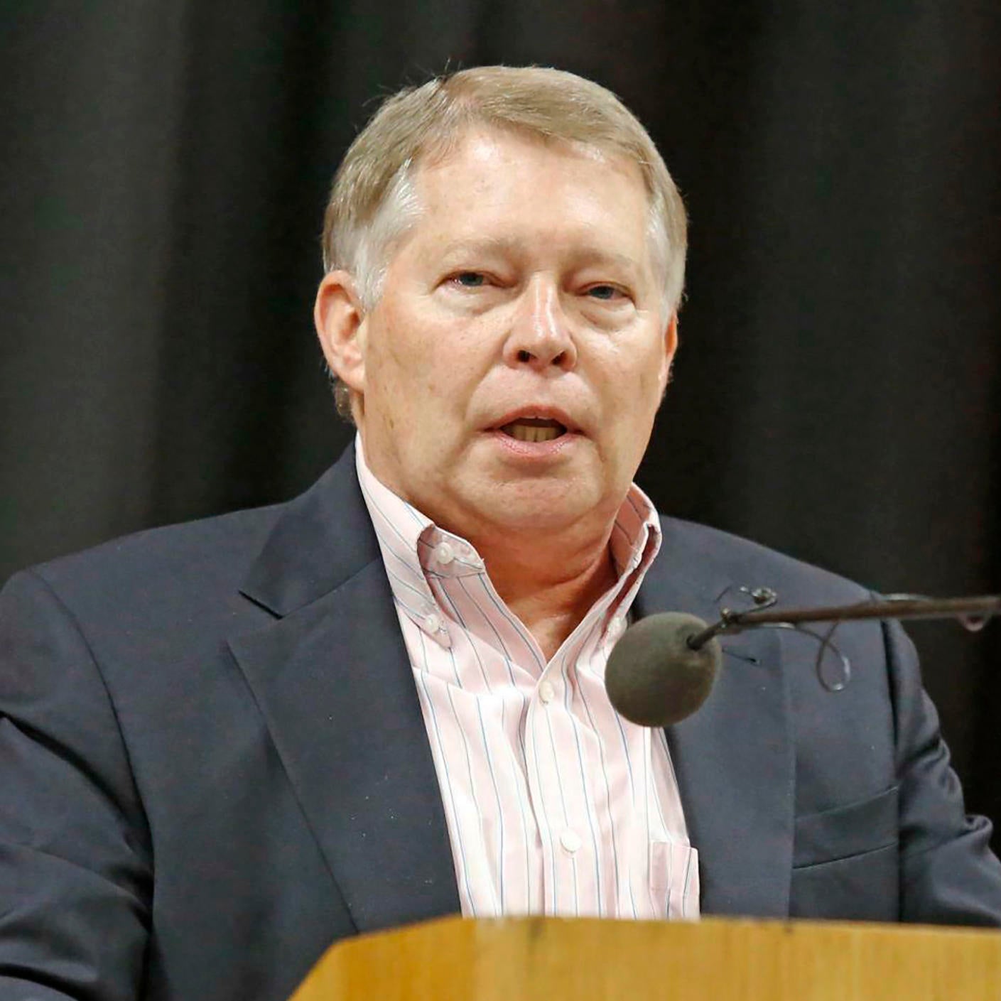 Ex-judges push to look into 'anti-weaponization fund' deal