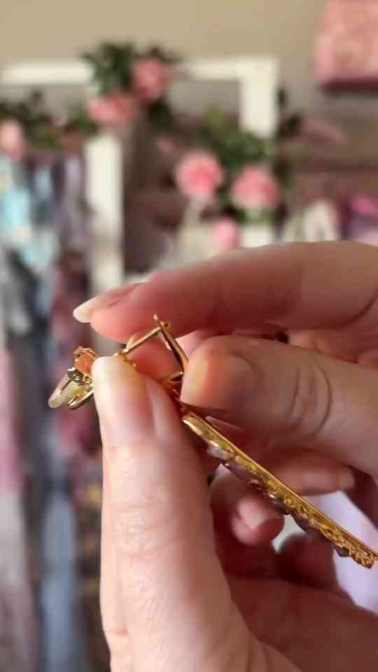 Pink jewelry ideas for a soft feminine outfit