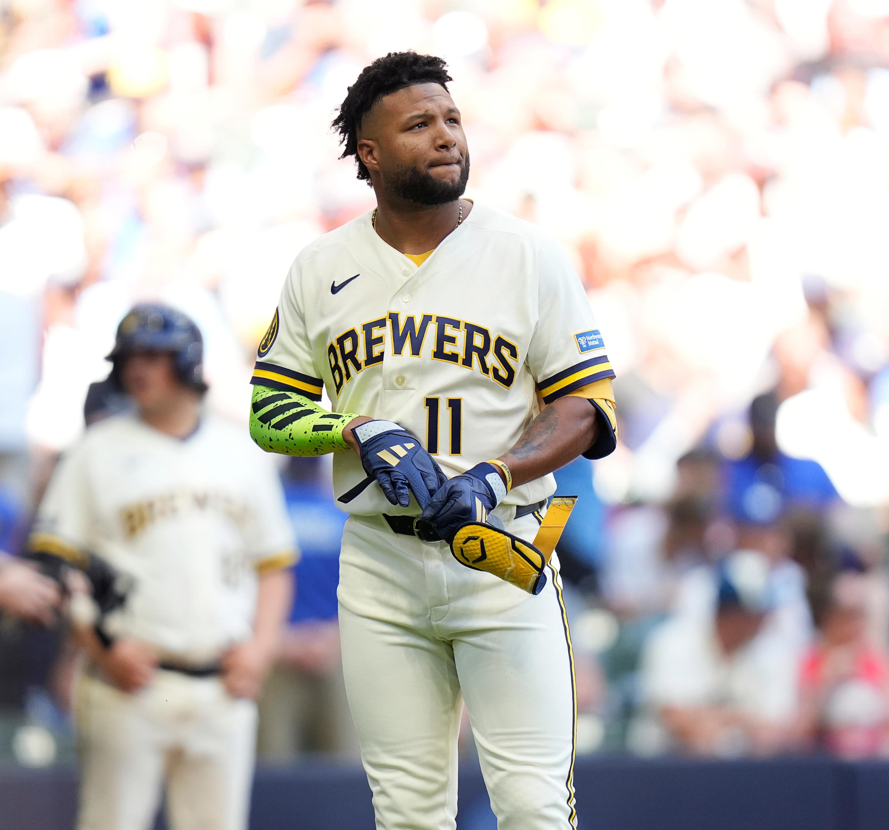 Live updates: Brewers rally in eighth, sweep Cardinals with 2-1 win