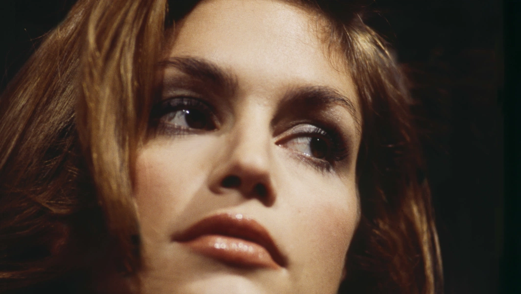 ’90s bronzer revival shapes summer 2026 beauty trends