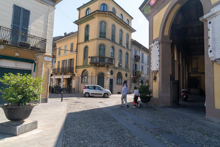 Elemosina rifiutata, a Codogno scoppia la rissa tra clochard che lancia ...