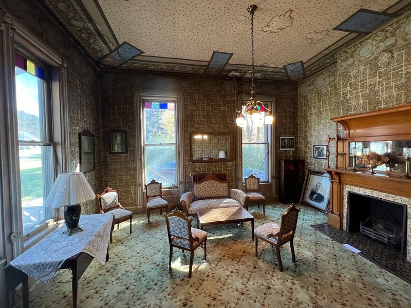 The Vermont house where a child stuck out his tongue at a painting and ...