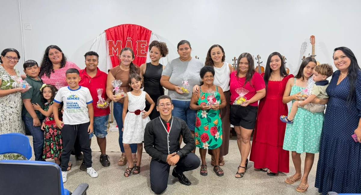 Jaru celebra mês das mães com encontro do SCFV