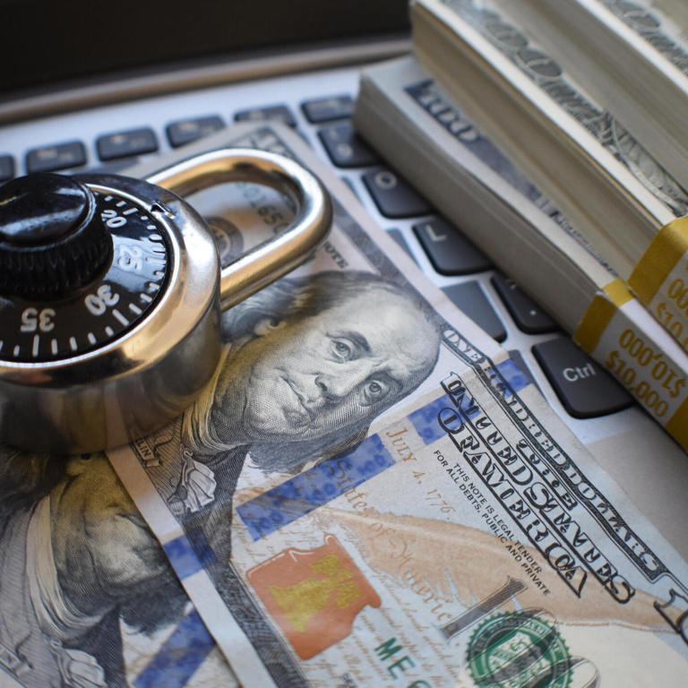 Here's how much interest a $90,000 CD account can earn savers now