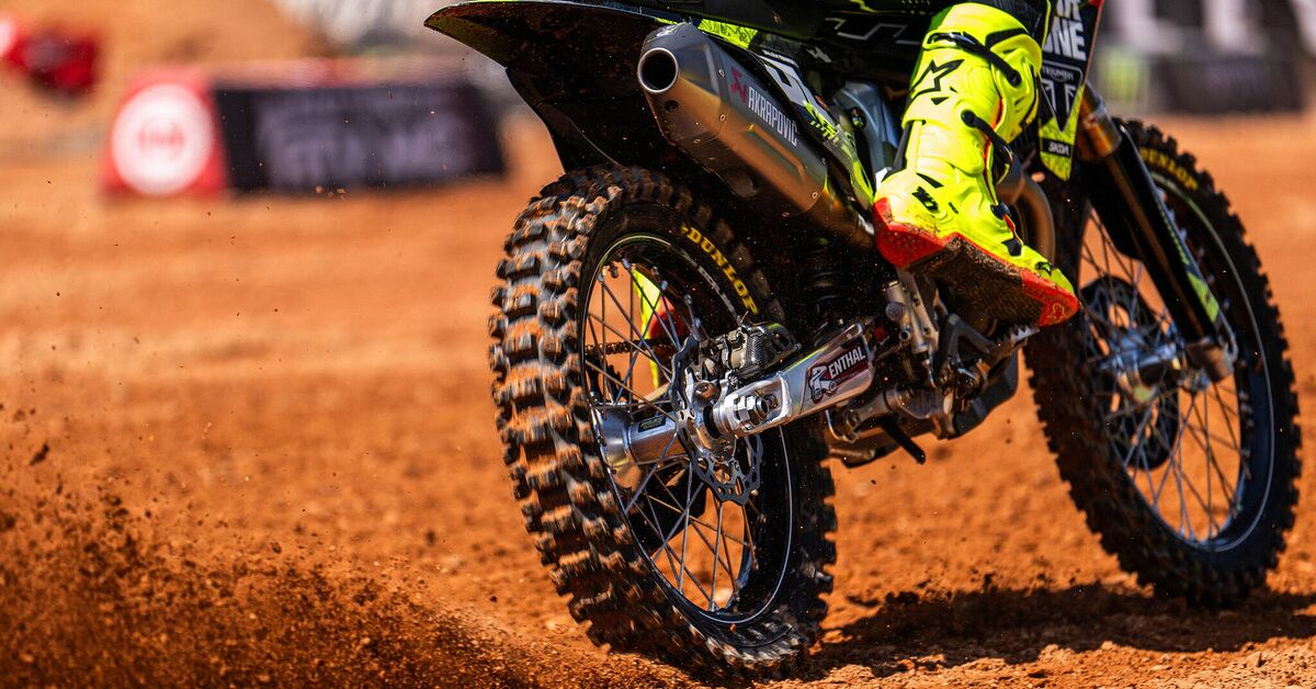 Dunlop debuts Geomax MX54 motocross tire